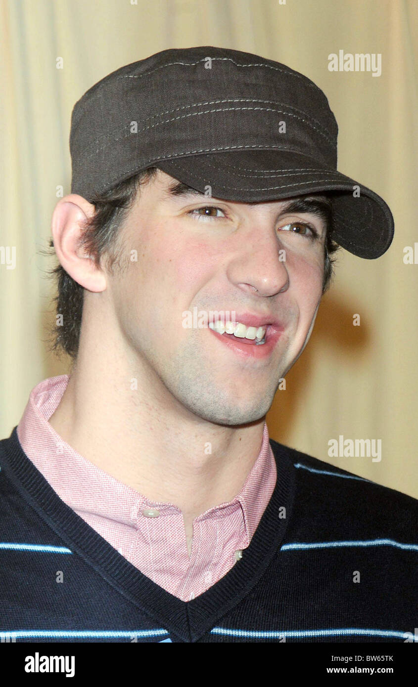 Michael Phelps NO LIMITS Book Signing Stock Photo - Alamy