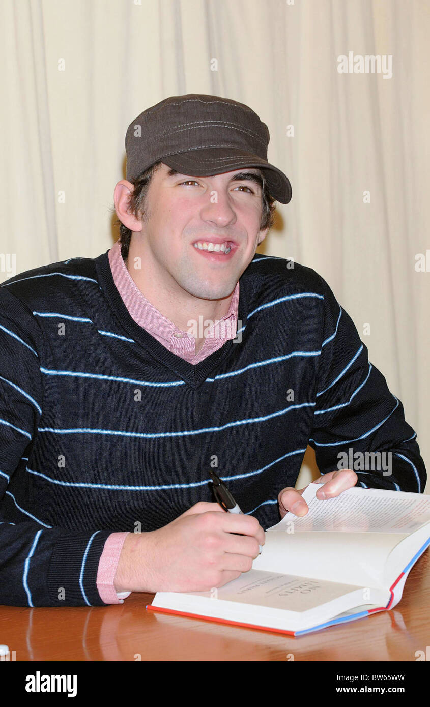 Michael Phelps NO LIMITS Book Signing Stock Photo - Alamy