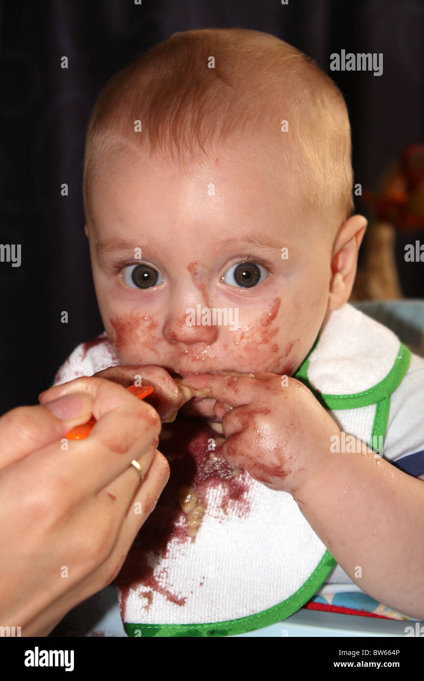 Baby being weaned hi-res stock photography and images - Alamy