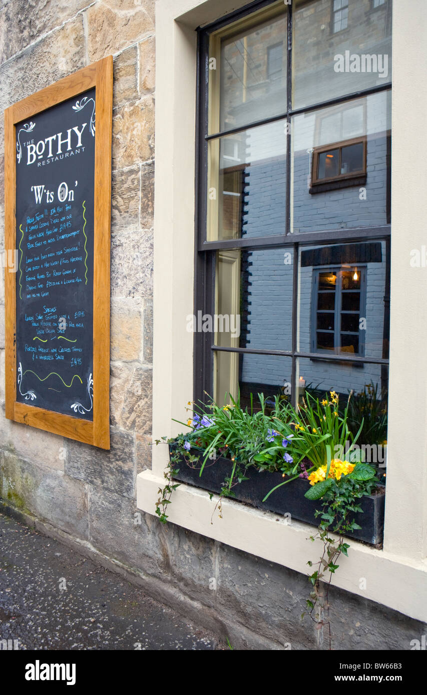 Restaurant menu exterior hi-res stock photography and images - Alamy