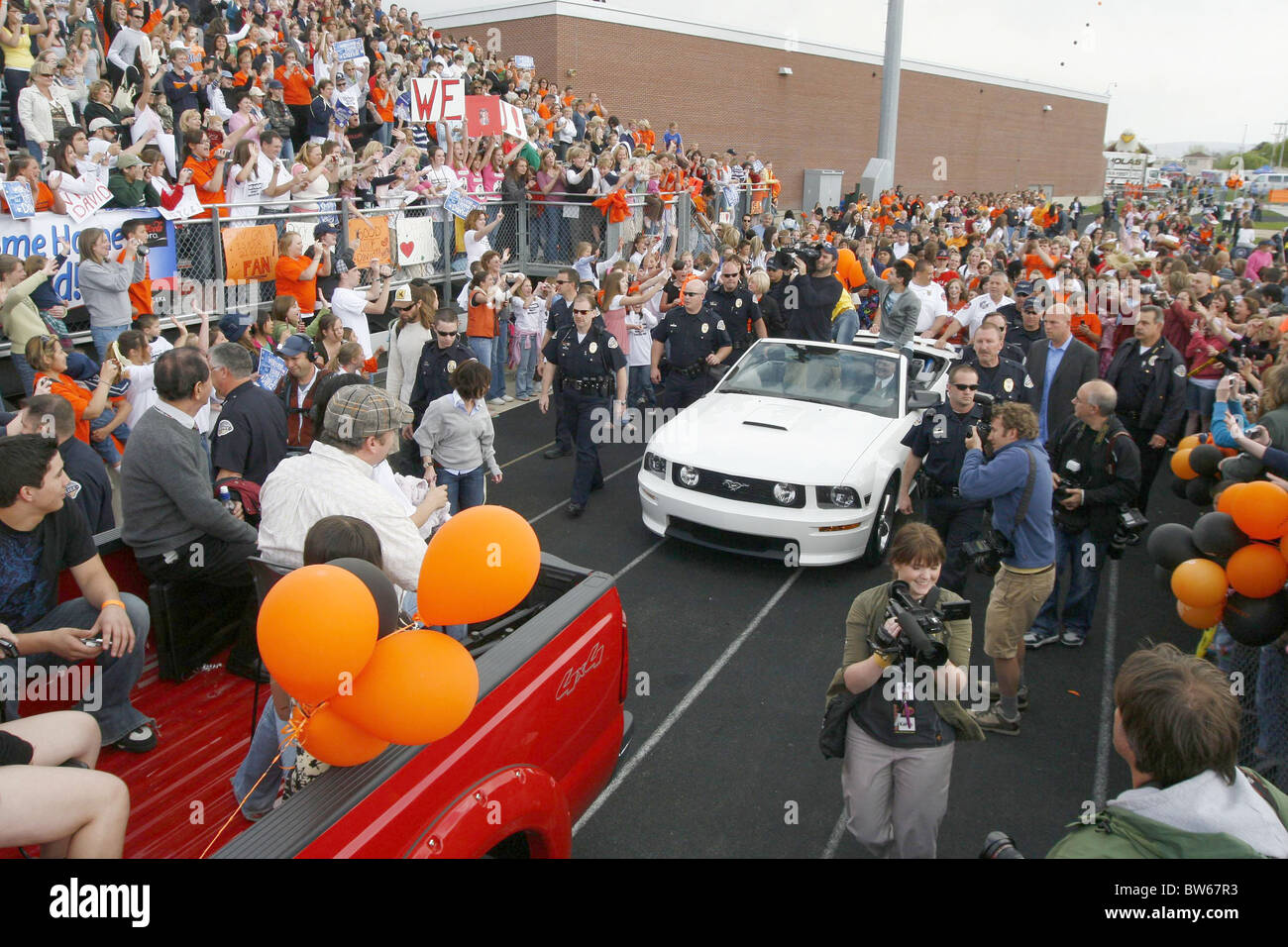 Welcome home party hi-res stock photography and images - Alamy