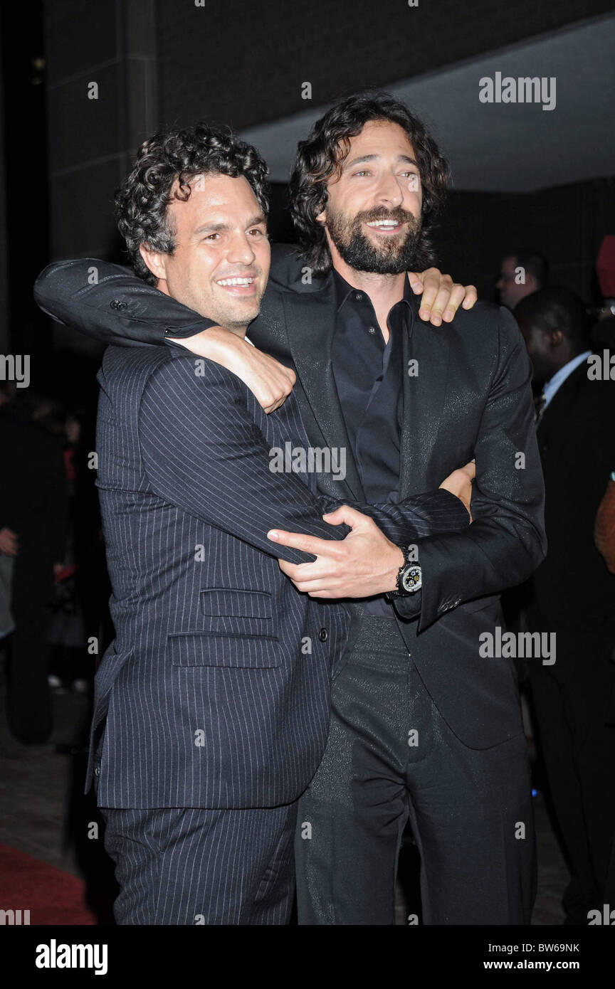 Brothers bloom premiere hi-res stock photography and images - Alamy