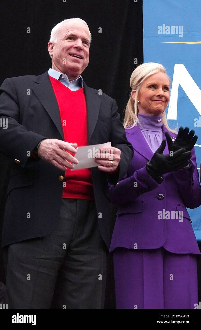 John McCain Campaign in New Hampshire - Pt 2 Stock Photo - Alamy