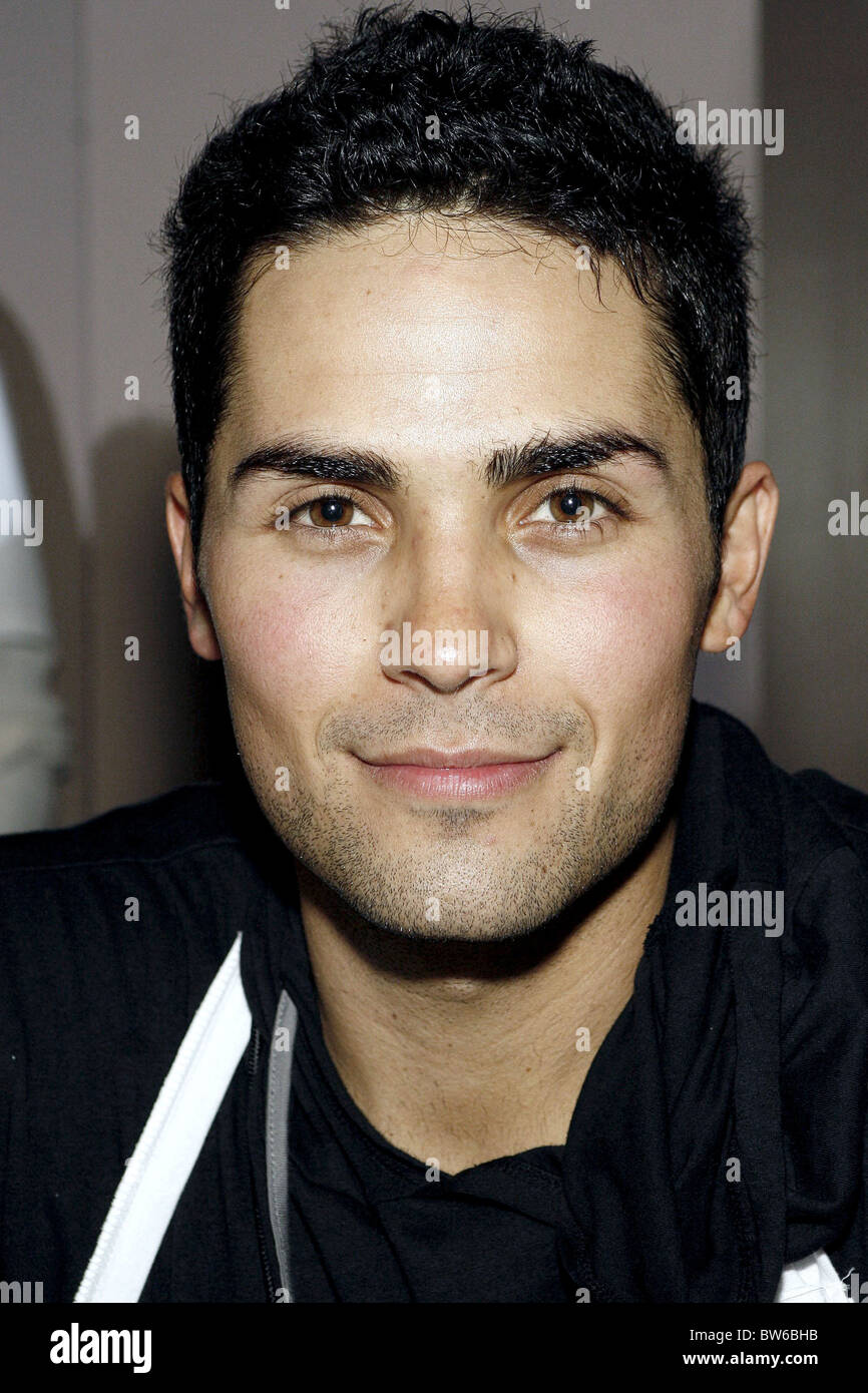 V factory hi-res stock photography and images - Alamy