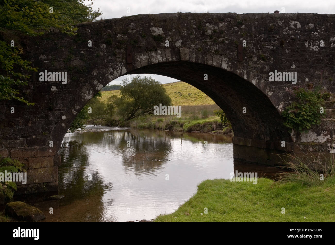 Old stone clapper bridge, Dartmoor Stock Photo - Alamy