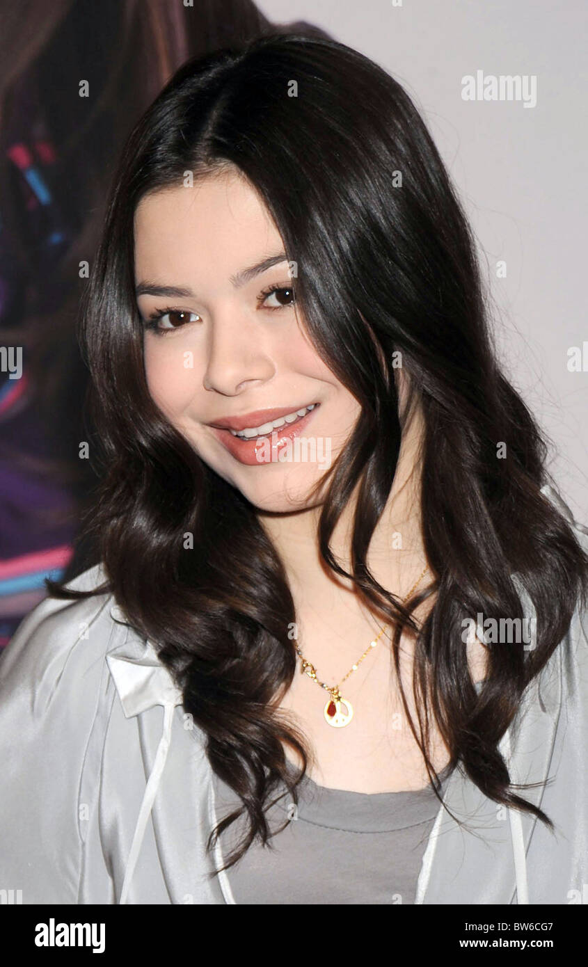 Miranda cosgrove 2008 hi-res stock photography and images - Alamy