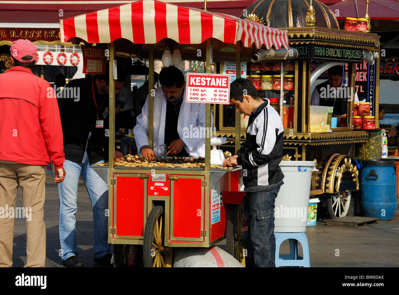 ISTANBUL, TURKEY. Street food vendors in Eminonu district. 2010 Stock ...