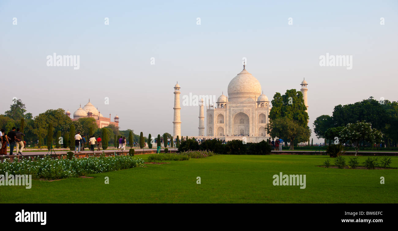 Taj Mahal, Tomb, White Marble, built in 1632, World Historical Monument ...