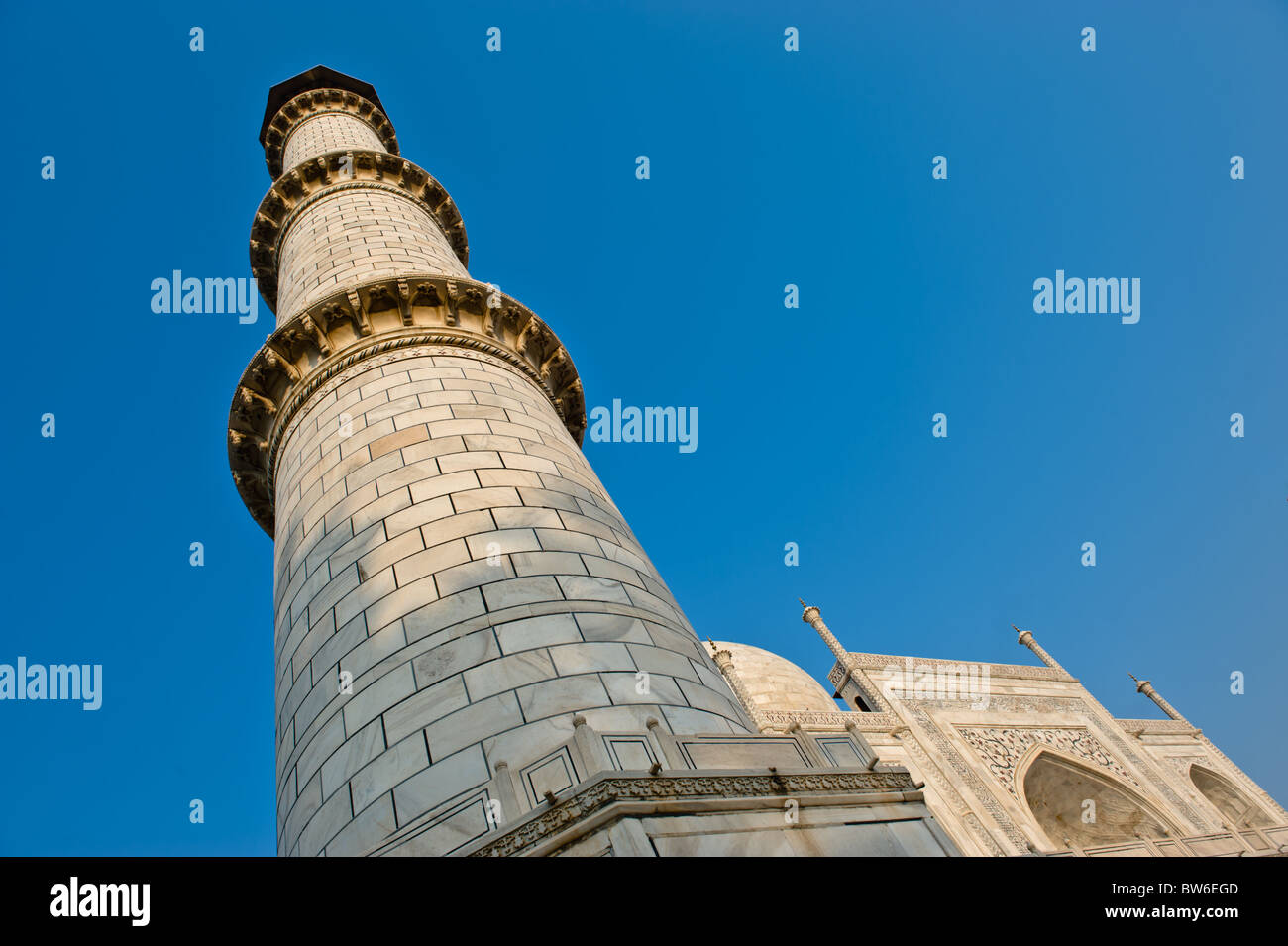 Taj mahal at an angle hi-res stock photography and images - Alamy