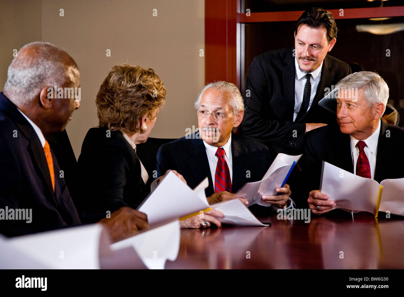 Group of seniors presentation hi-res stock photography and images - Alamy
