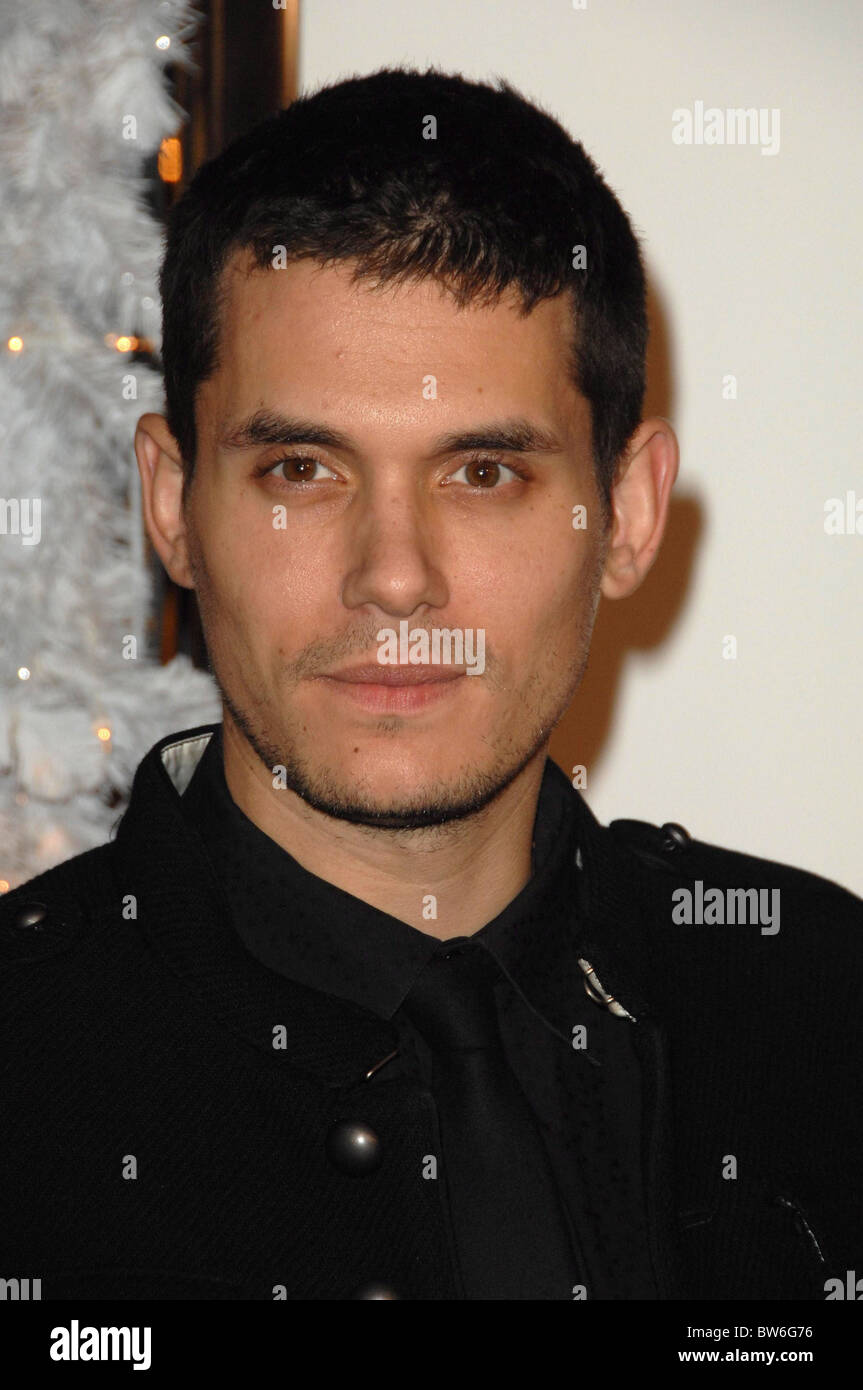 MARLEY & ME Premiere Stock Photo - Alamy