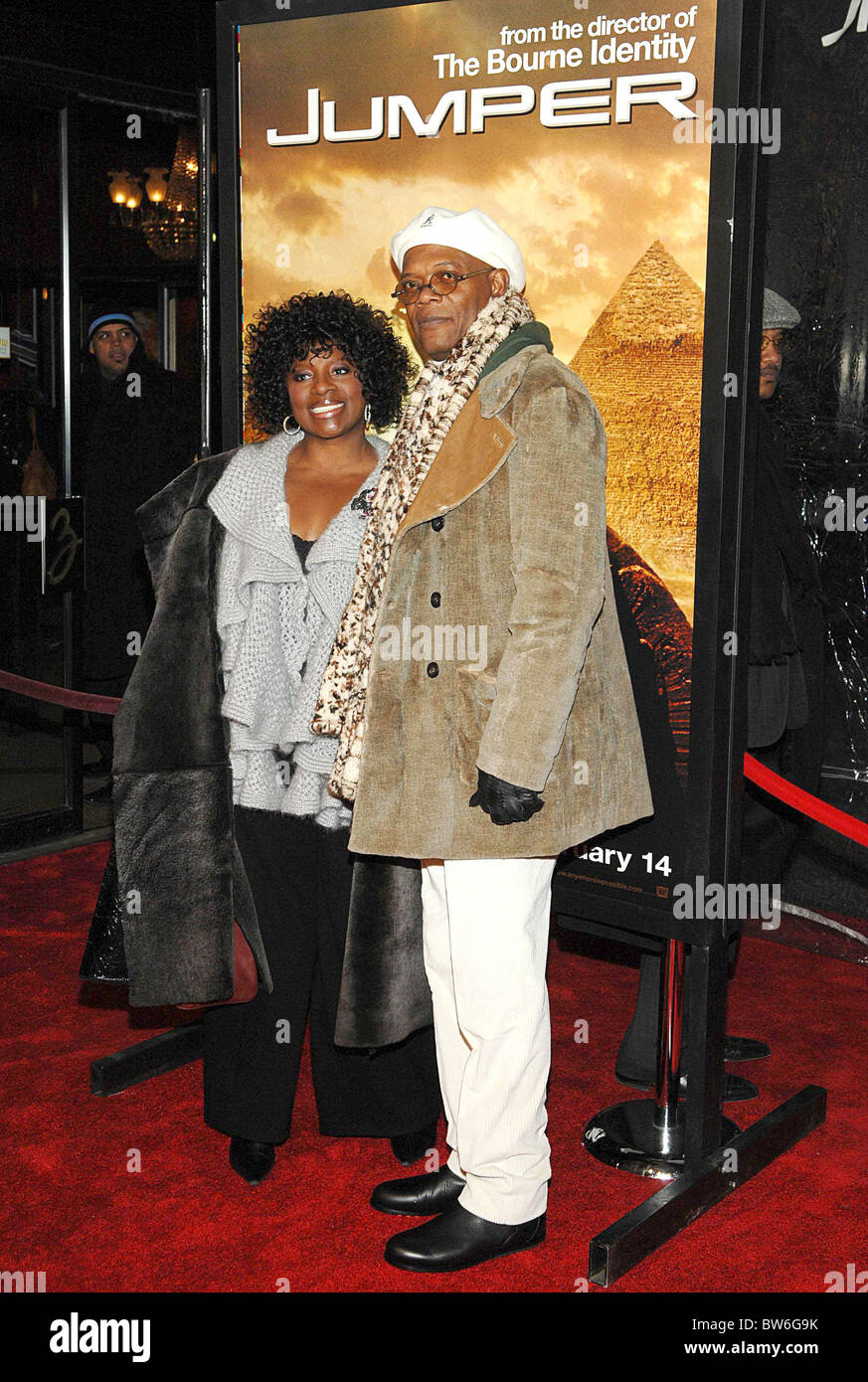 Samuel jackson jumper 2008 hi-res stock photography and images - Alamy