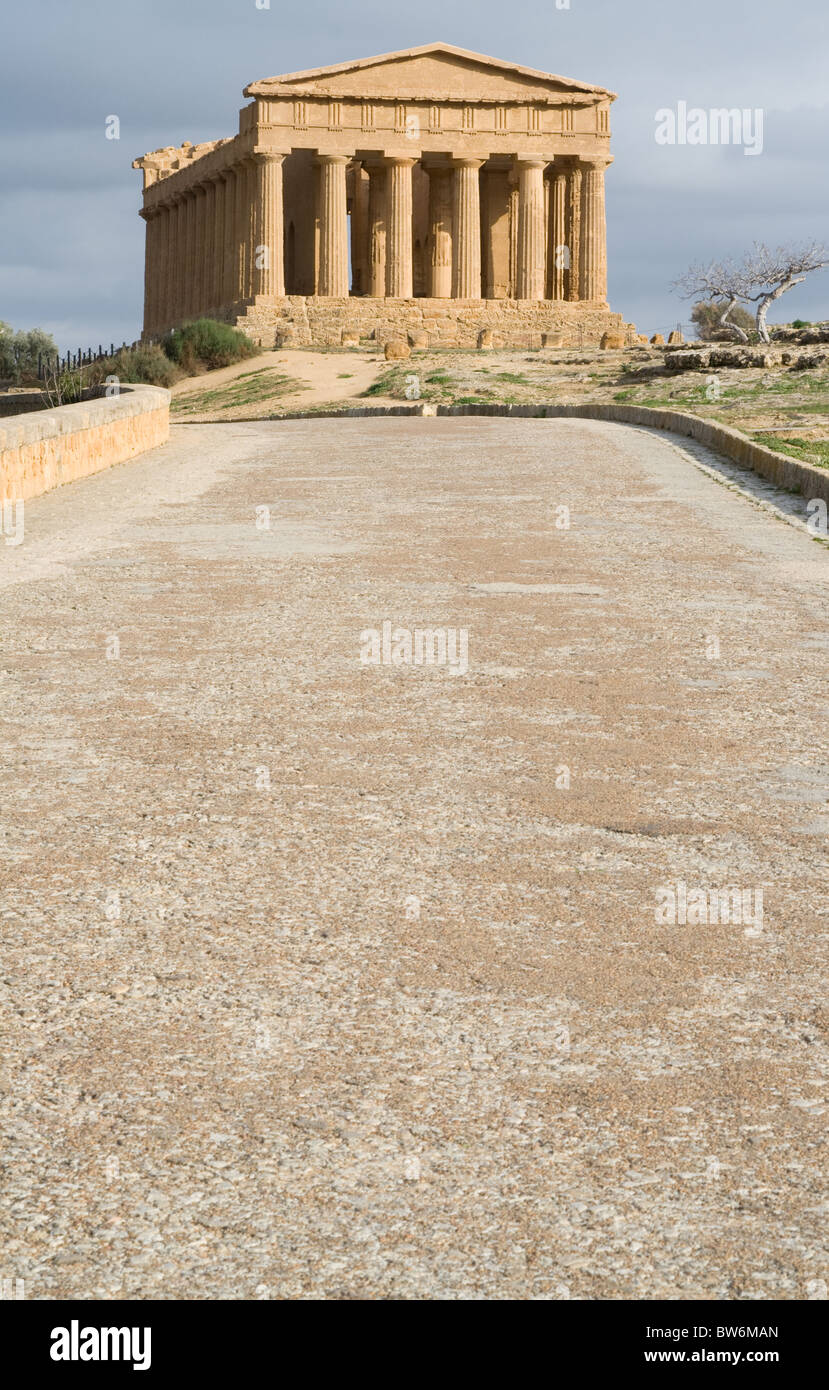 Concord temple hi-res stock photography and images - Alamy