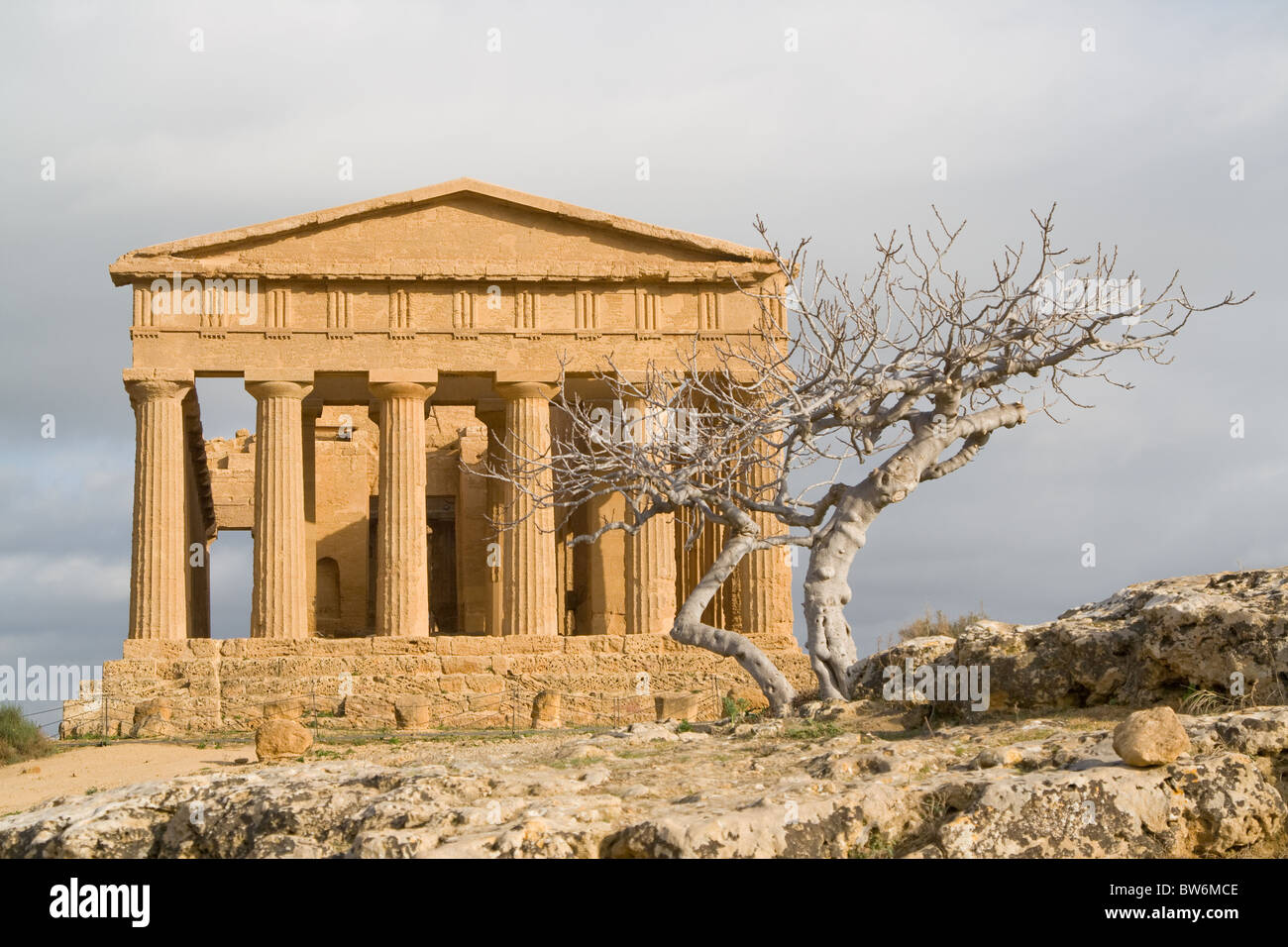 Temple acropolis valley temples hi-res stock photography and images - Alamy