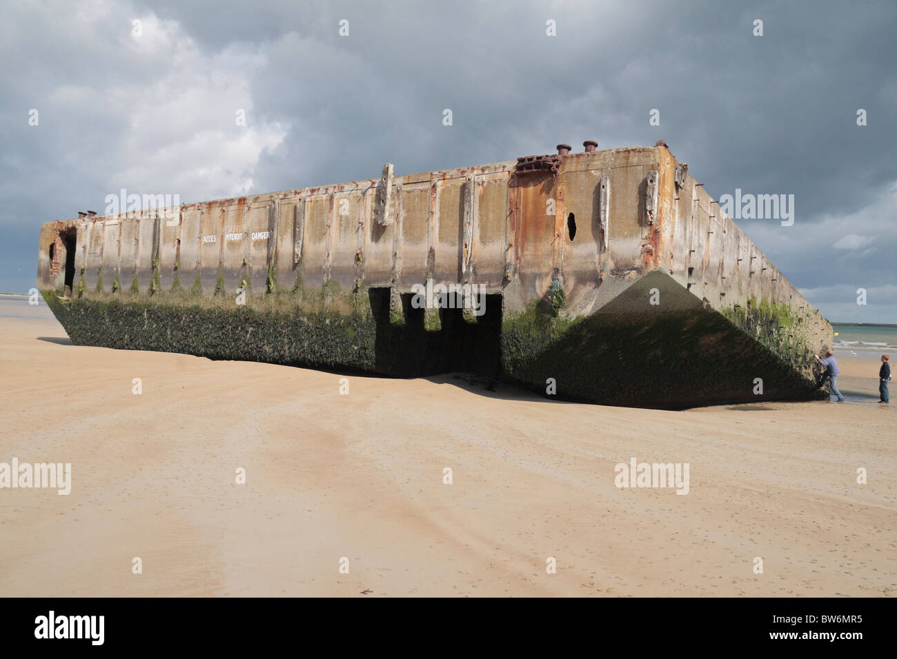 A Spud pier from the Mulberry Harbour on Gold Beach at Arromanches ...