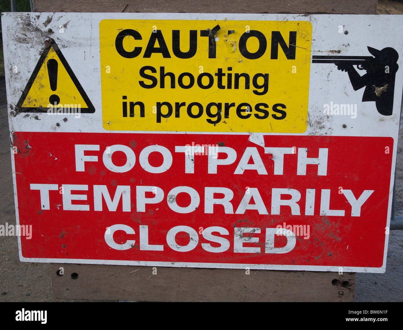 Sign warning shooting hi-res stock photography and images - Alamy