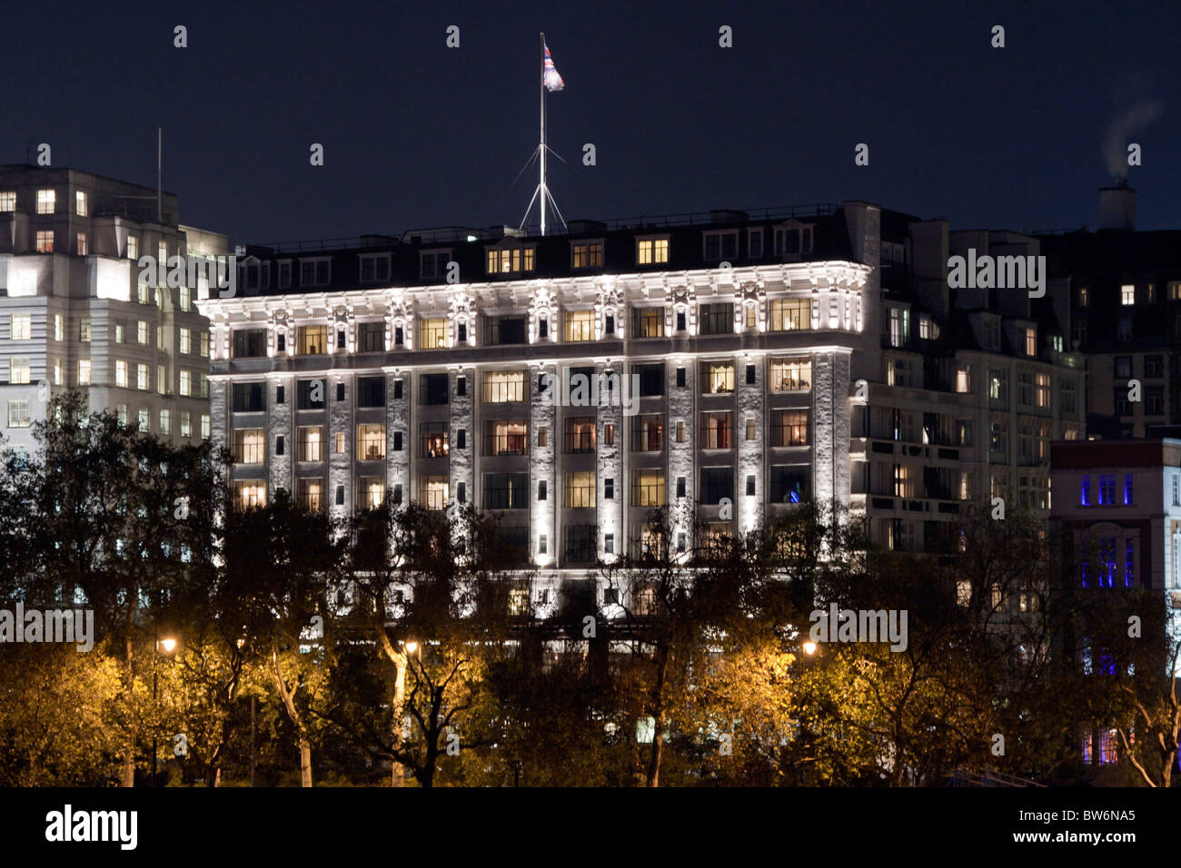 Savoy Hotel - Strand - London Stock Photo - Alamy