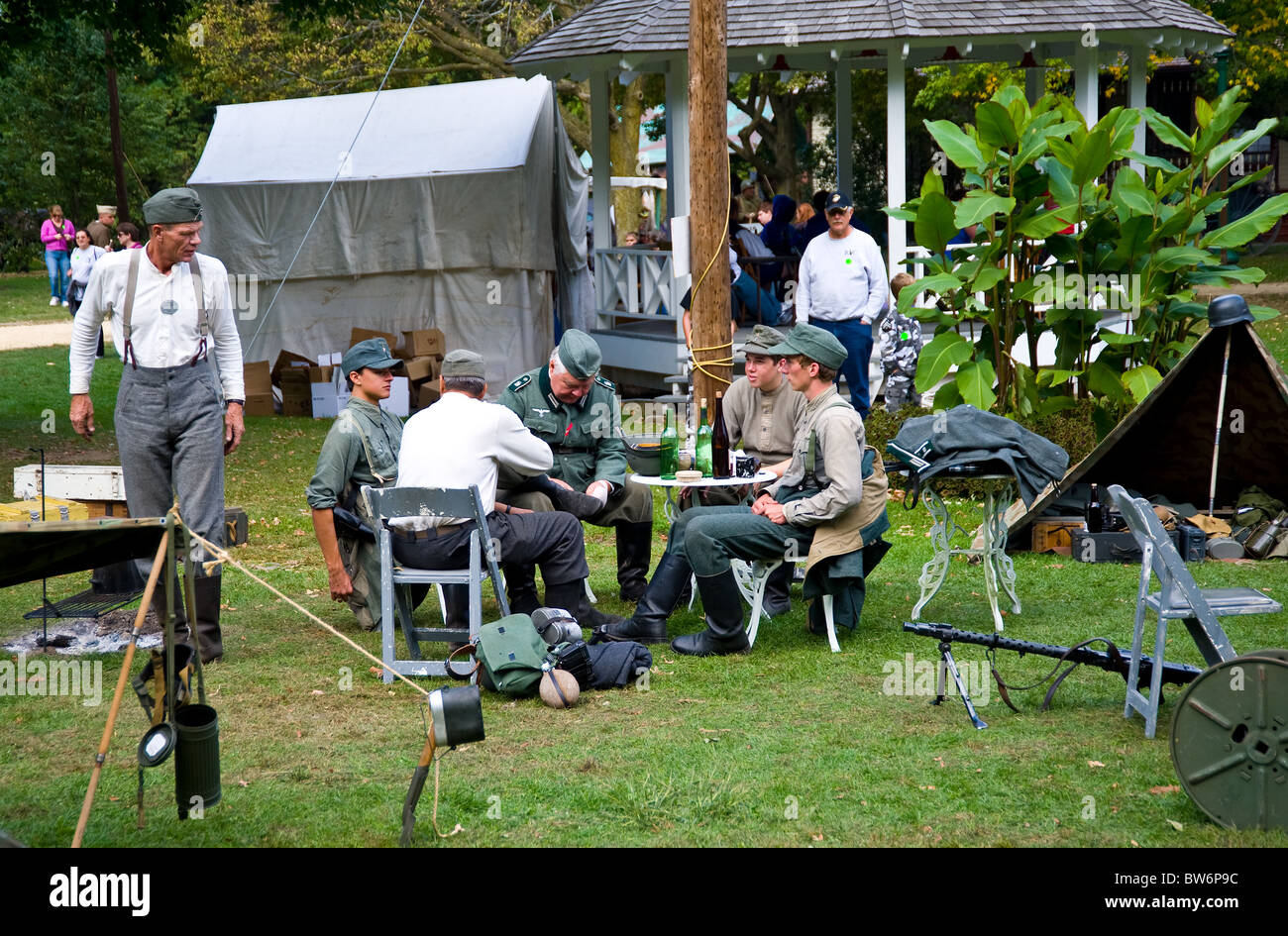 Army rest hi-res stock photography and images - Alamy