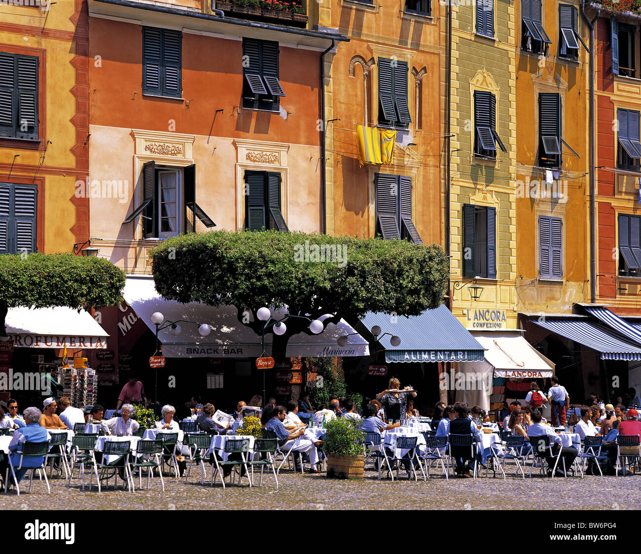 Harbourside cafe at Portofino, Liguria, Italy Stock Photo - Alamy