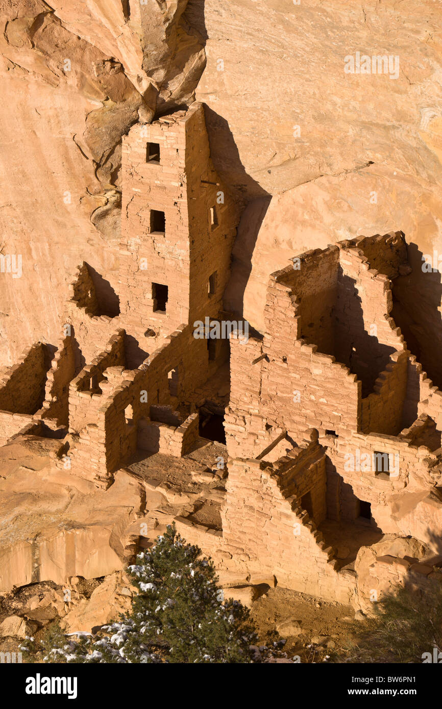 Square Tower House cliff dwellings in Mesa Verde National Park ...