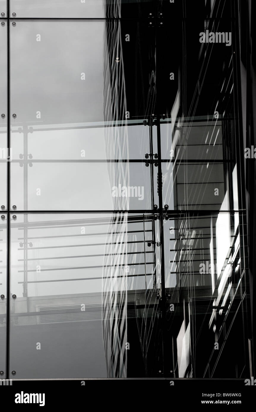 London contemporary architecture hi-res stock photography and images ...