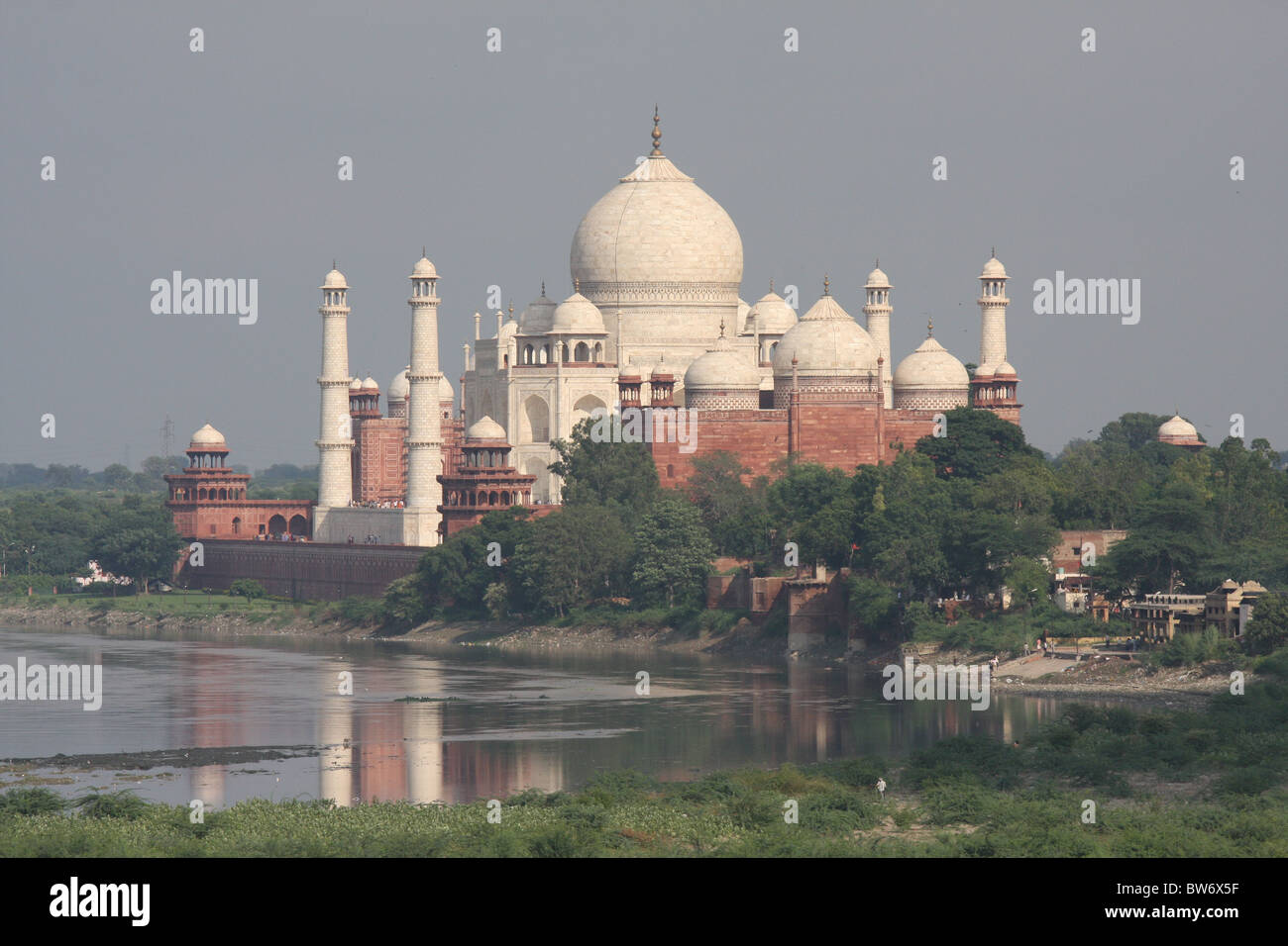 Back side taj mahal hi-res stock photography and images - Alamy