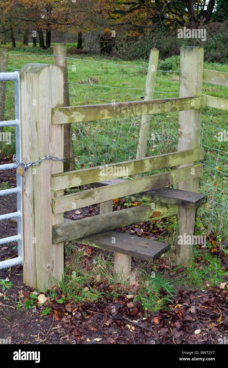 Wooden stiles hi-res stock photography and images - Alamy