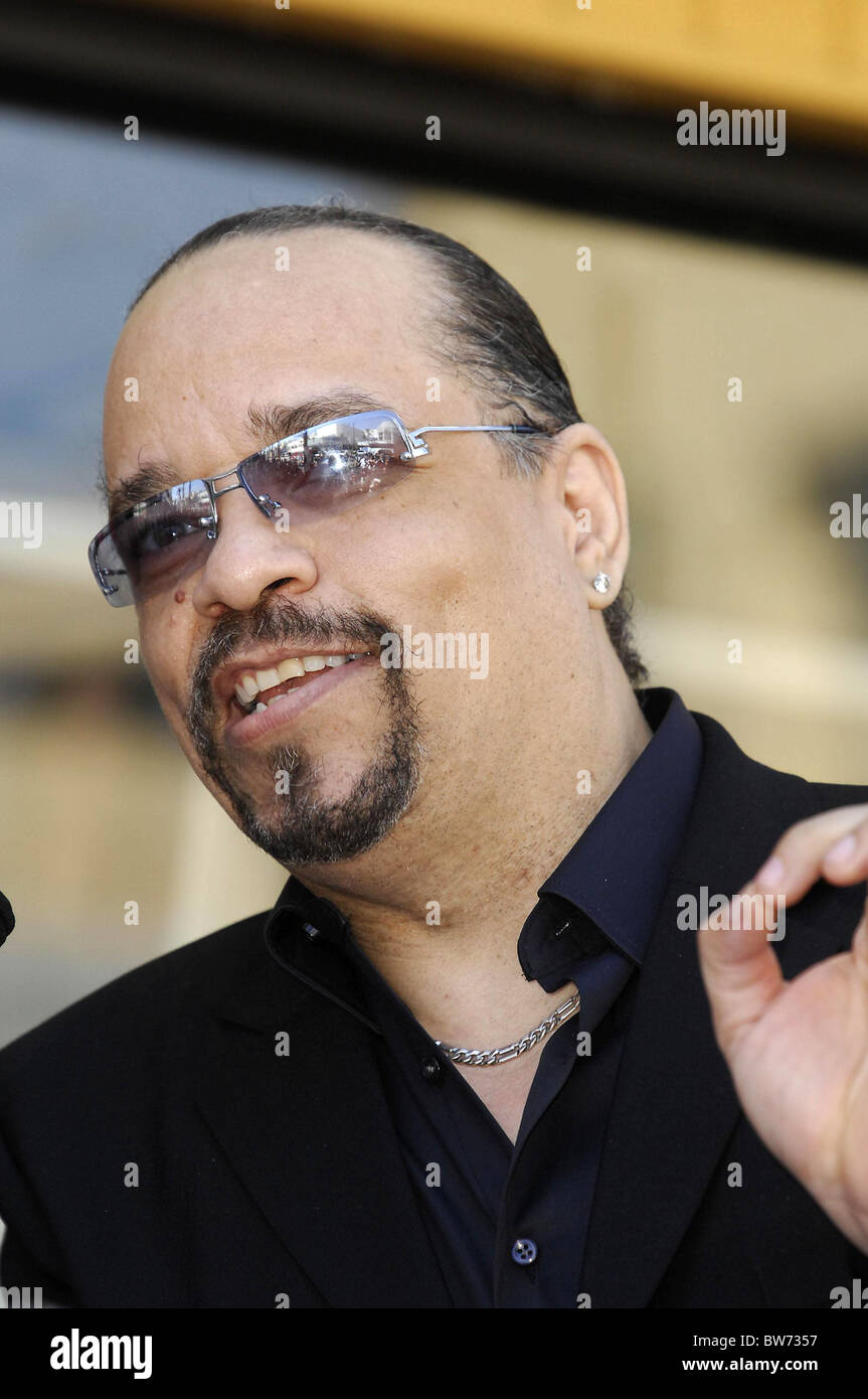 STAR ON THE HOLLYWOOD WALK OF FAME for Producer Dick Wolf Stock Photo ...