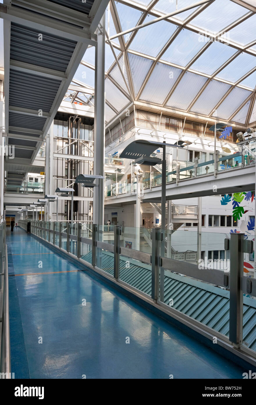 Interior chelsea westminster hospital hi-res stock photography and ...