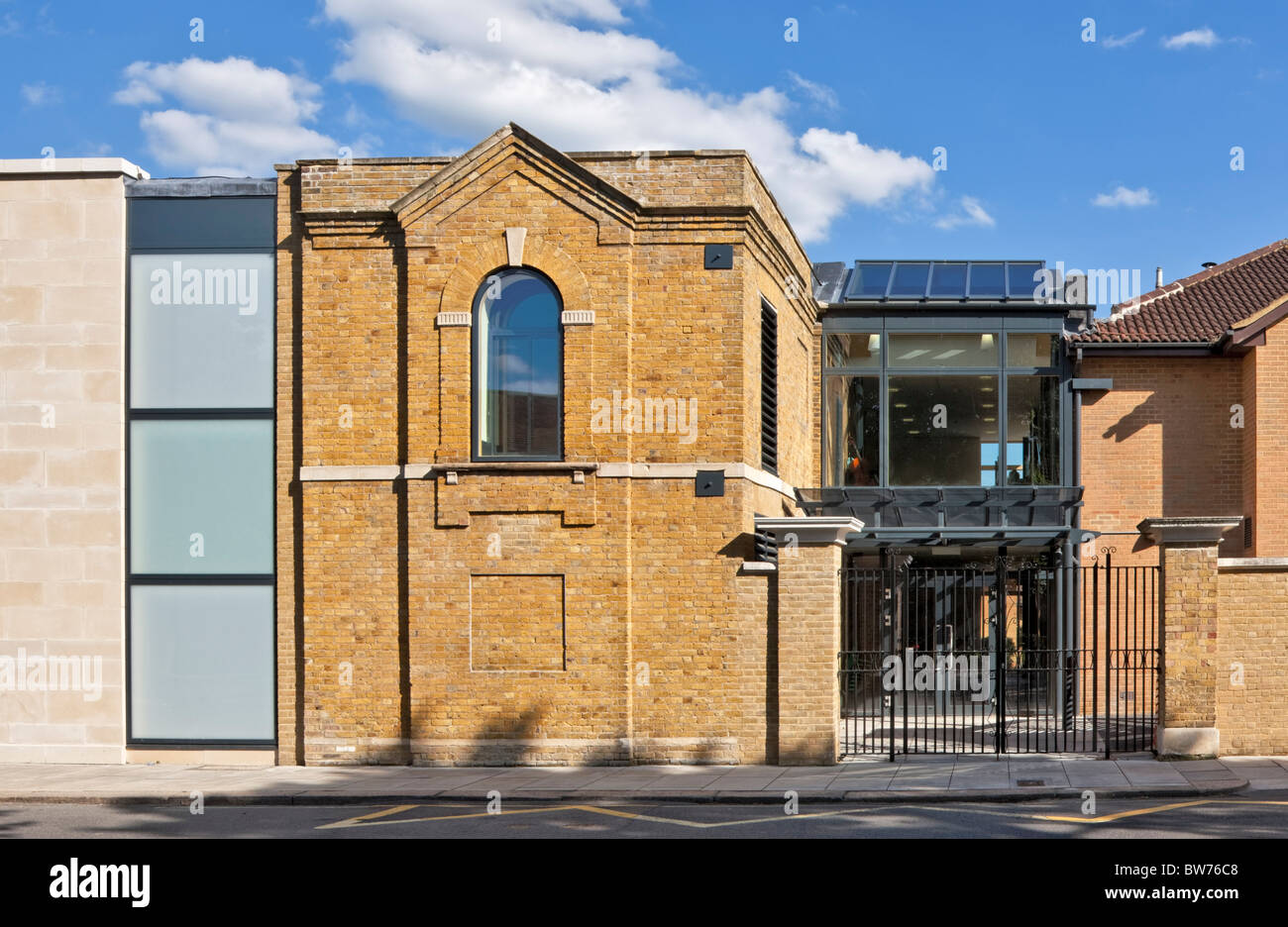 School of arts hall hi-res stock photography and images - Alamy