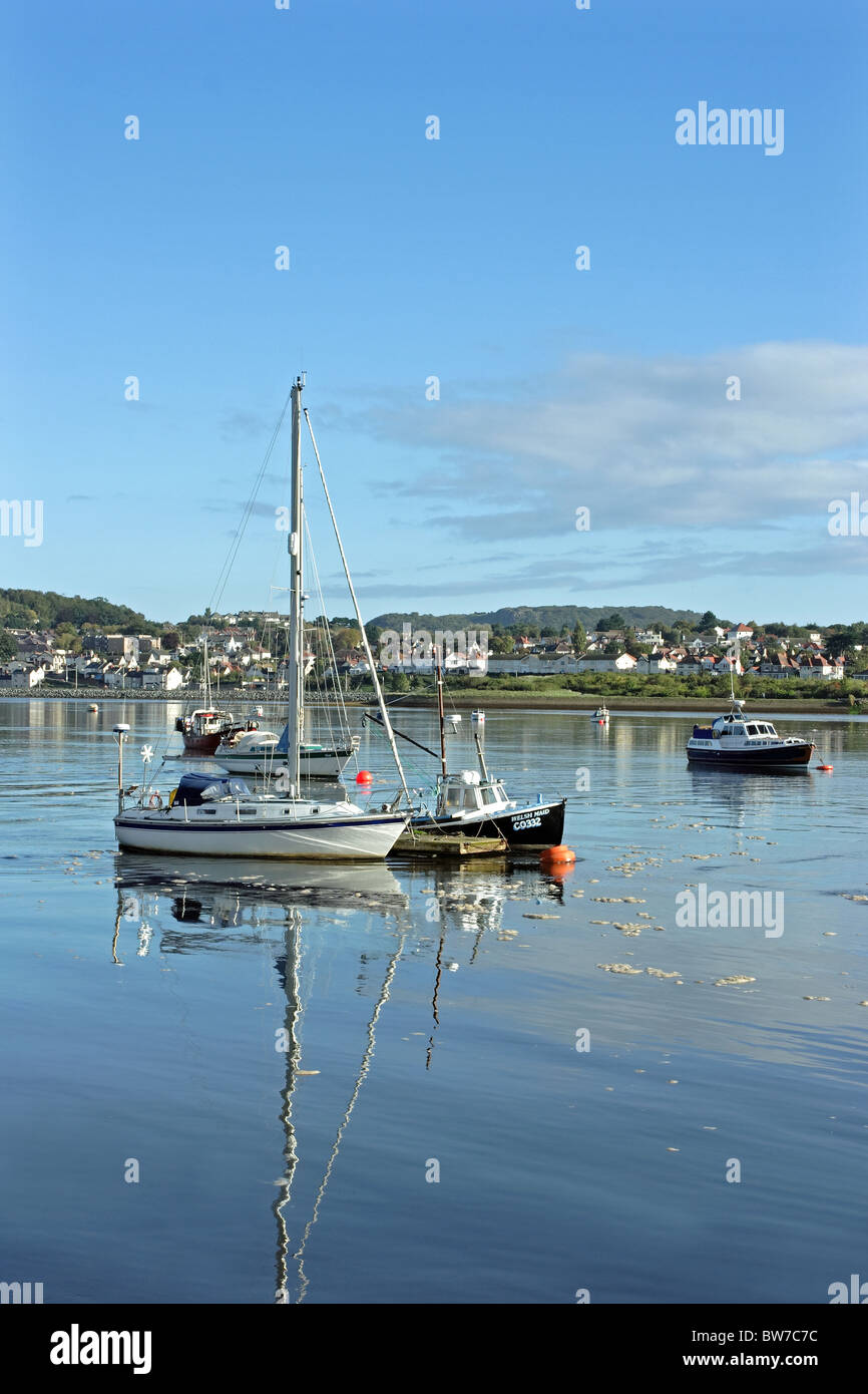 Small boats moored in the river Conway estuary at Conwy Stock Photo - Alamy