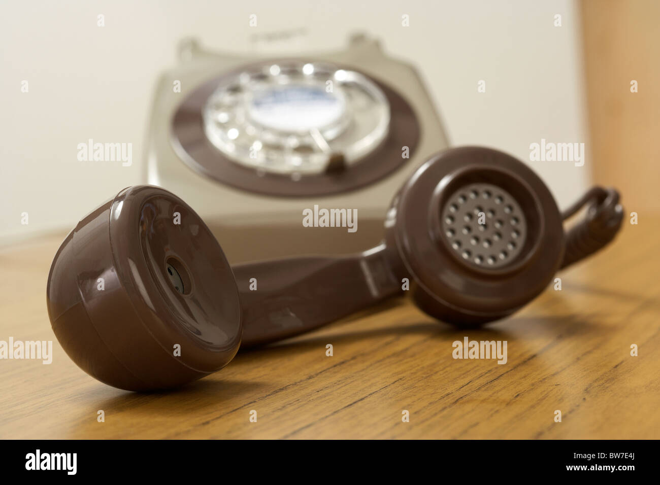 old retro gpo 746 british telecom rotary dial phone Stock Photo - Alamy
