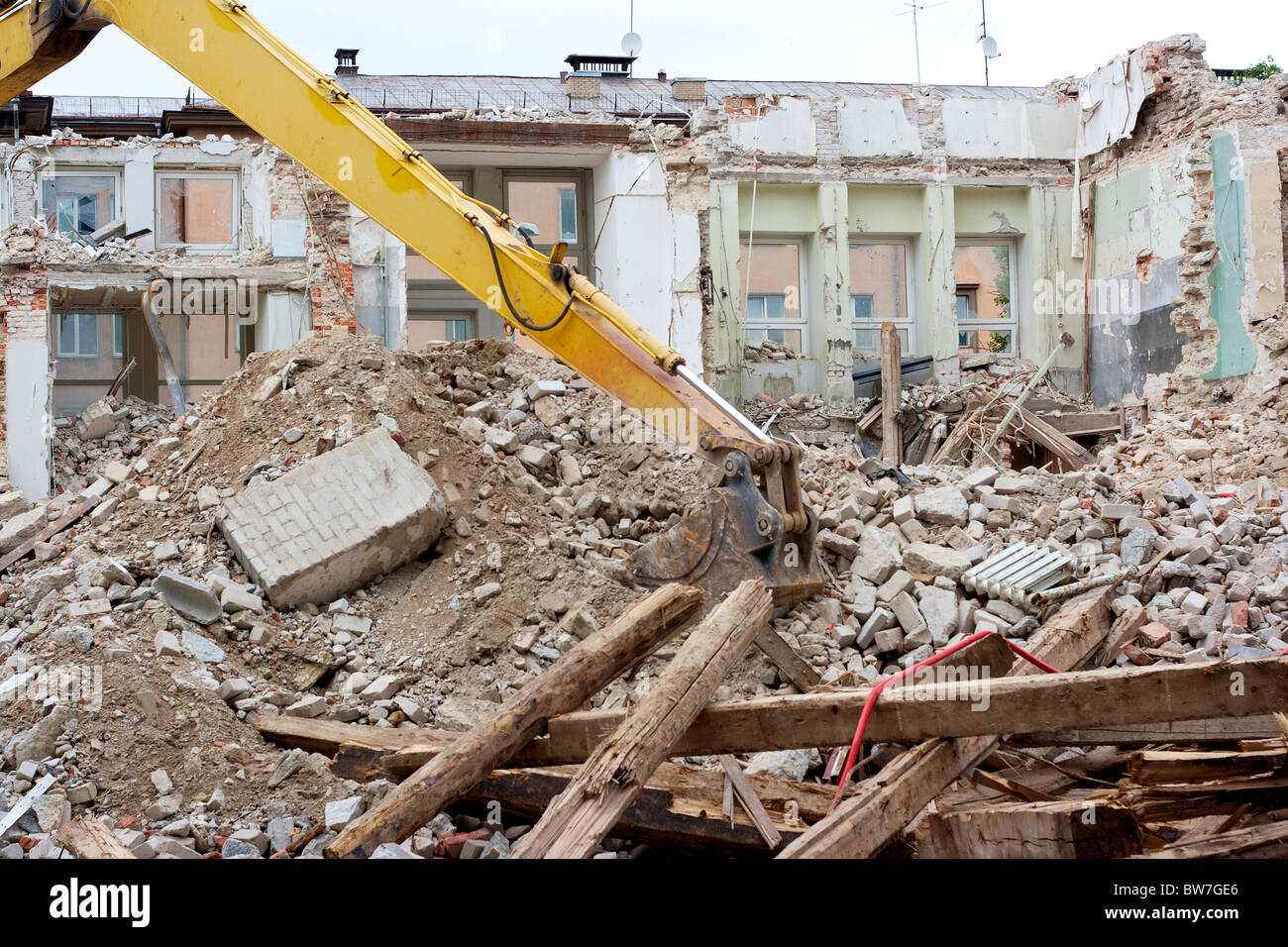 Debris horizontal hi-res stock photography and images - Alamy