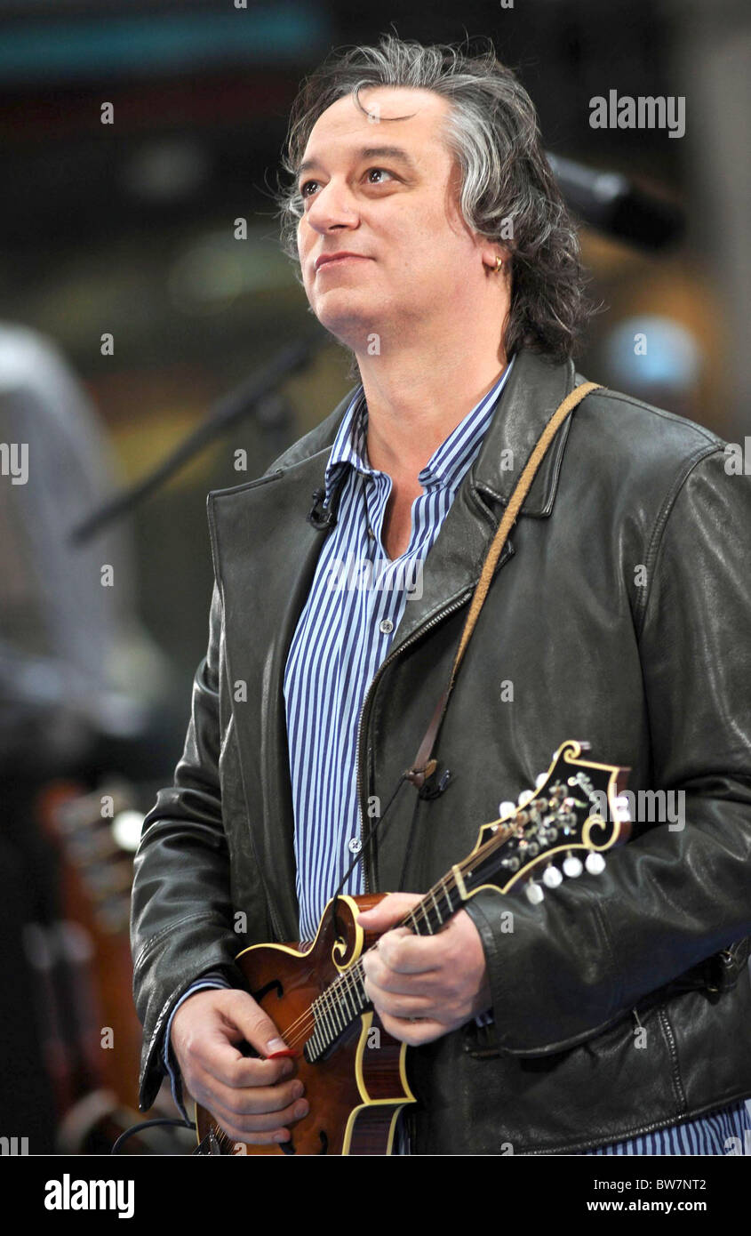 R.E.M. NBC Today Show Concert Stock Photo - Alamy