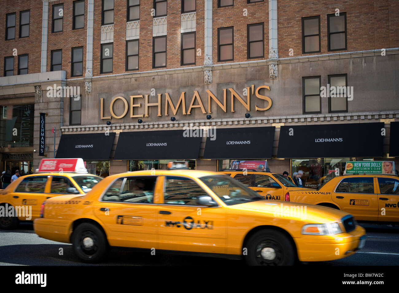 A Loehmann's department store in New York Stock Photo - Alamy