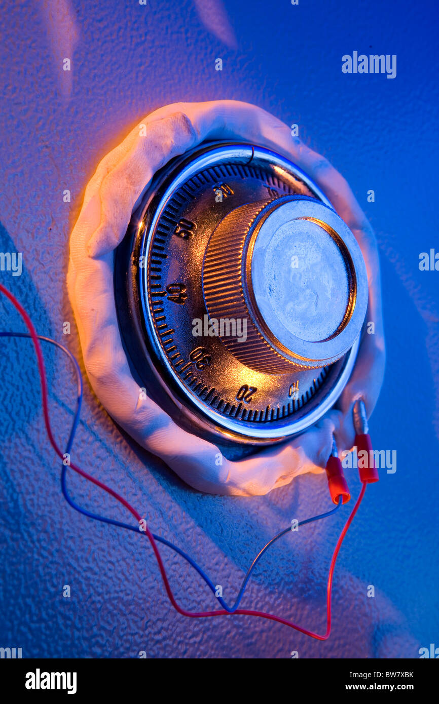 Safe cracker hi-res stock photography and images - Alamy