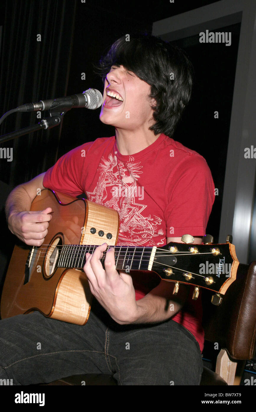 Teddy Geiger in Concert to Benefit TEEN EFFORT Stock Photo - Alamy