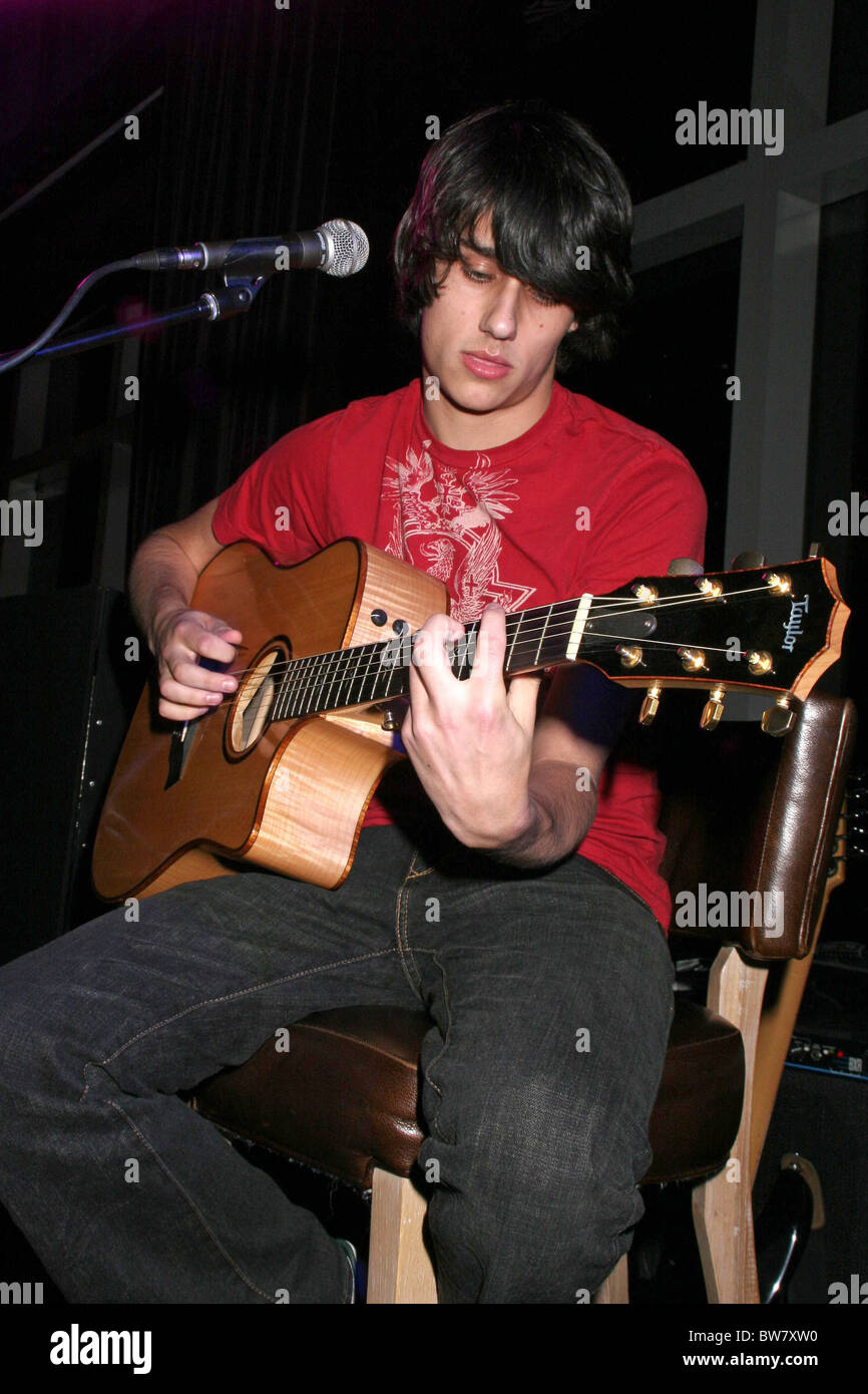 Teddy Geiger in Concert to Benefit TEEN EFFORT Stock Photo - Alamy