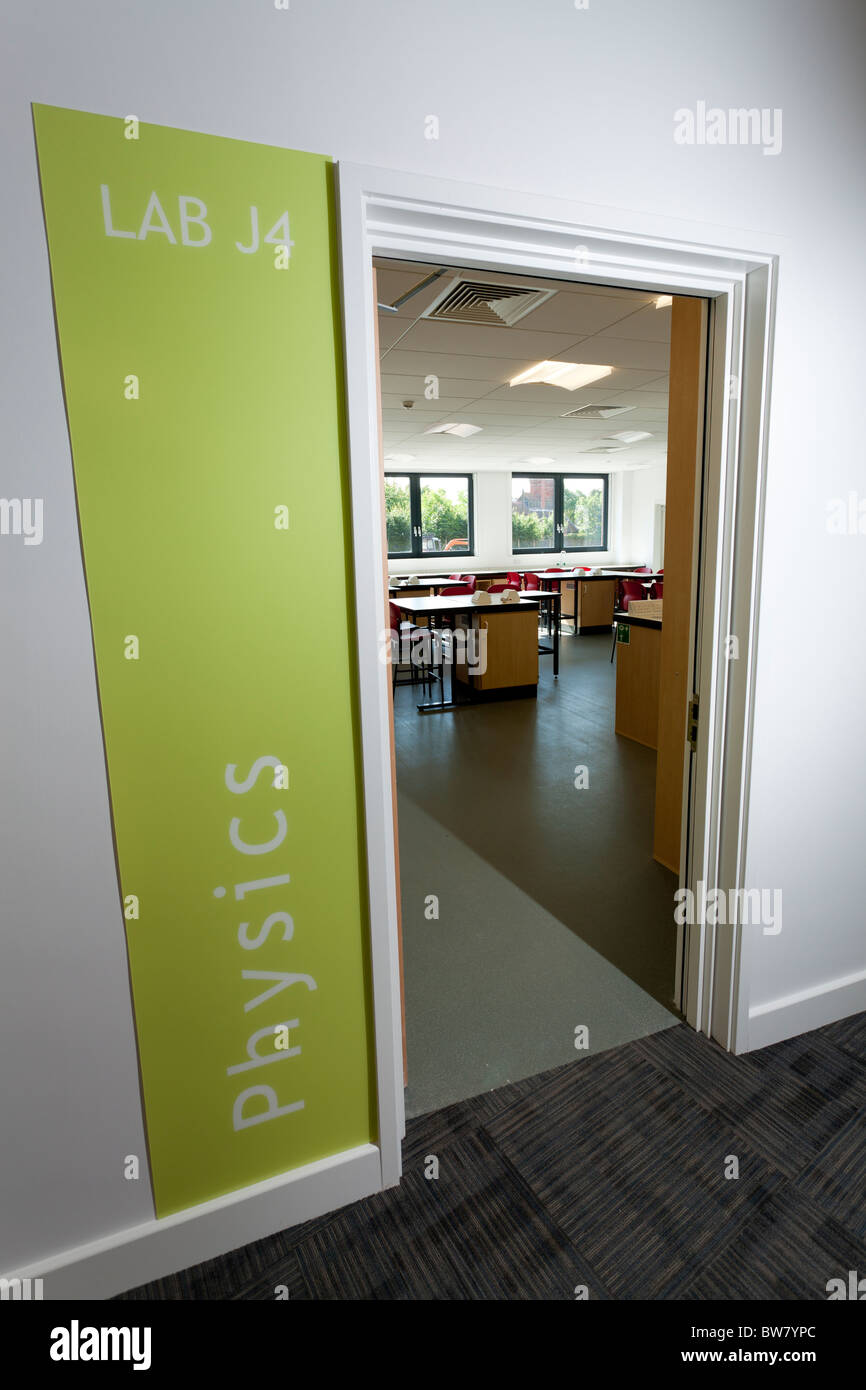 School of physics door hi-res stock photography and images - Alamy