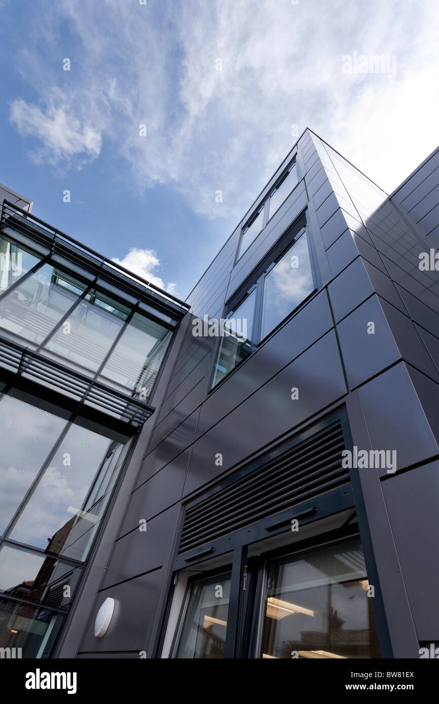 Modern school building hi-res stock photography and images - Alamy