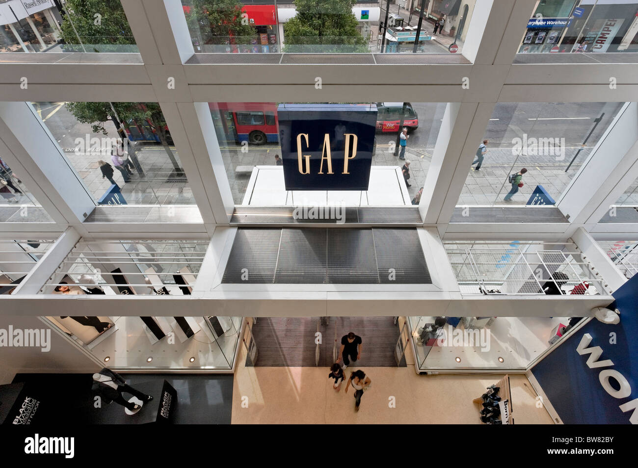 Gap store interior hi-res stock photography and images - Alamy