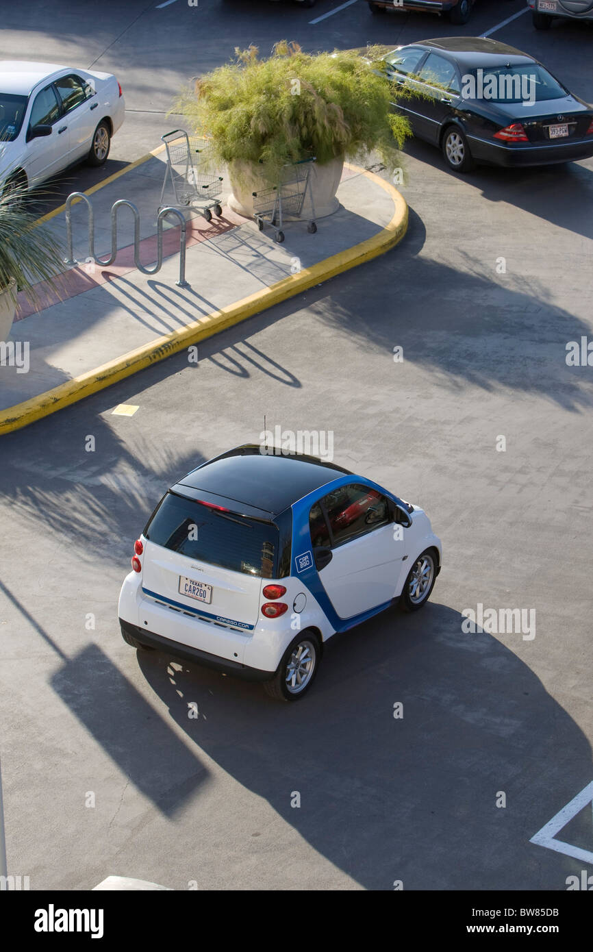 SmartforTwo car made by Daimler drives around Austin as the German car ...
