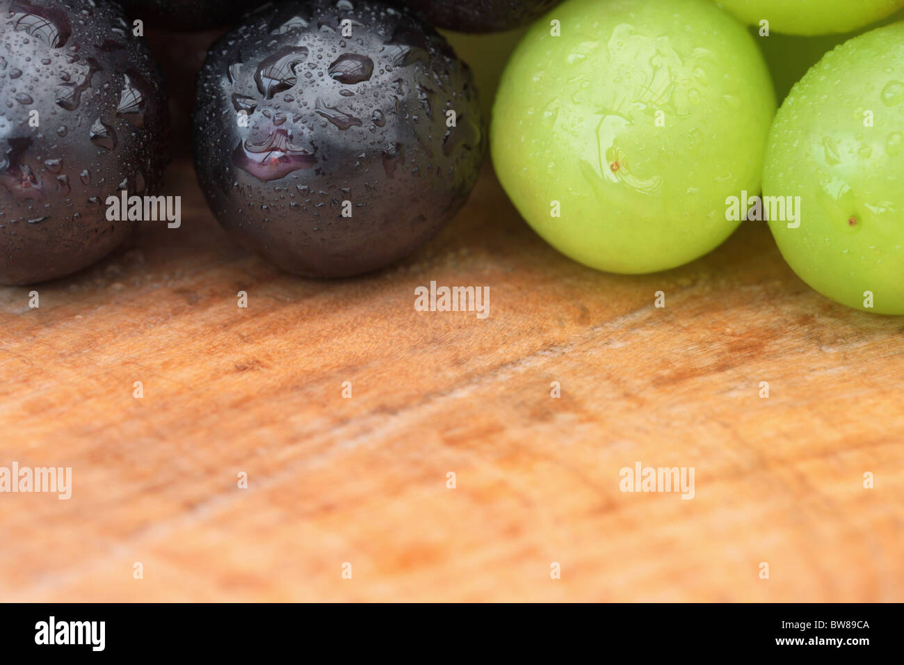 Purple table grapes hi-res stock photography and images - Alamy