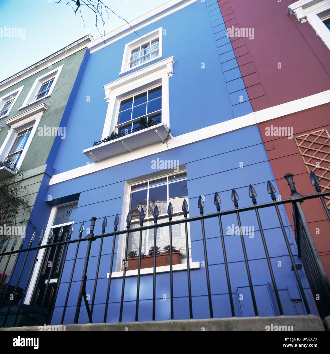 Victorian wrought iron railings painted hi-res stock photography and ...