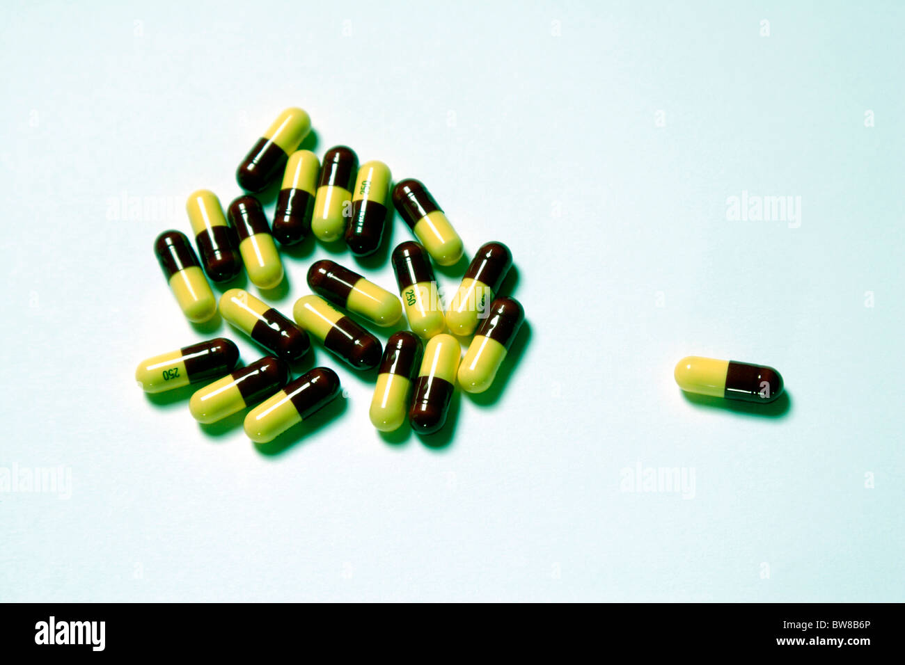 Medicine tablets hi-res stock photography and images - Alamy