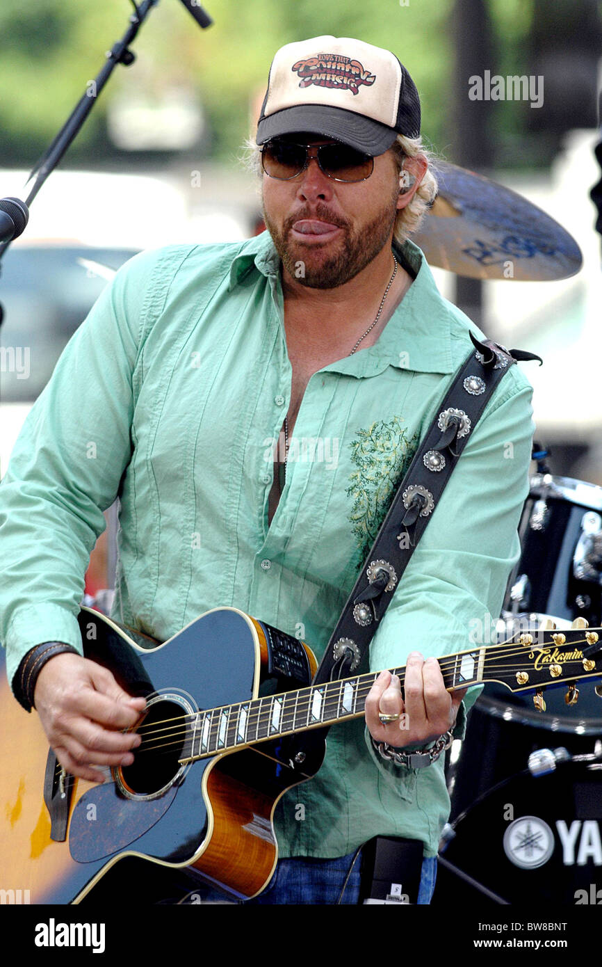 THE EARLY SHOW Concert on CBS Stock Photo - Alamy