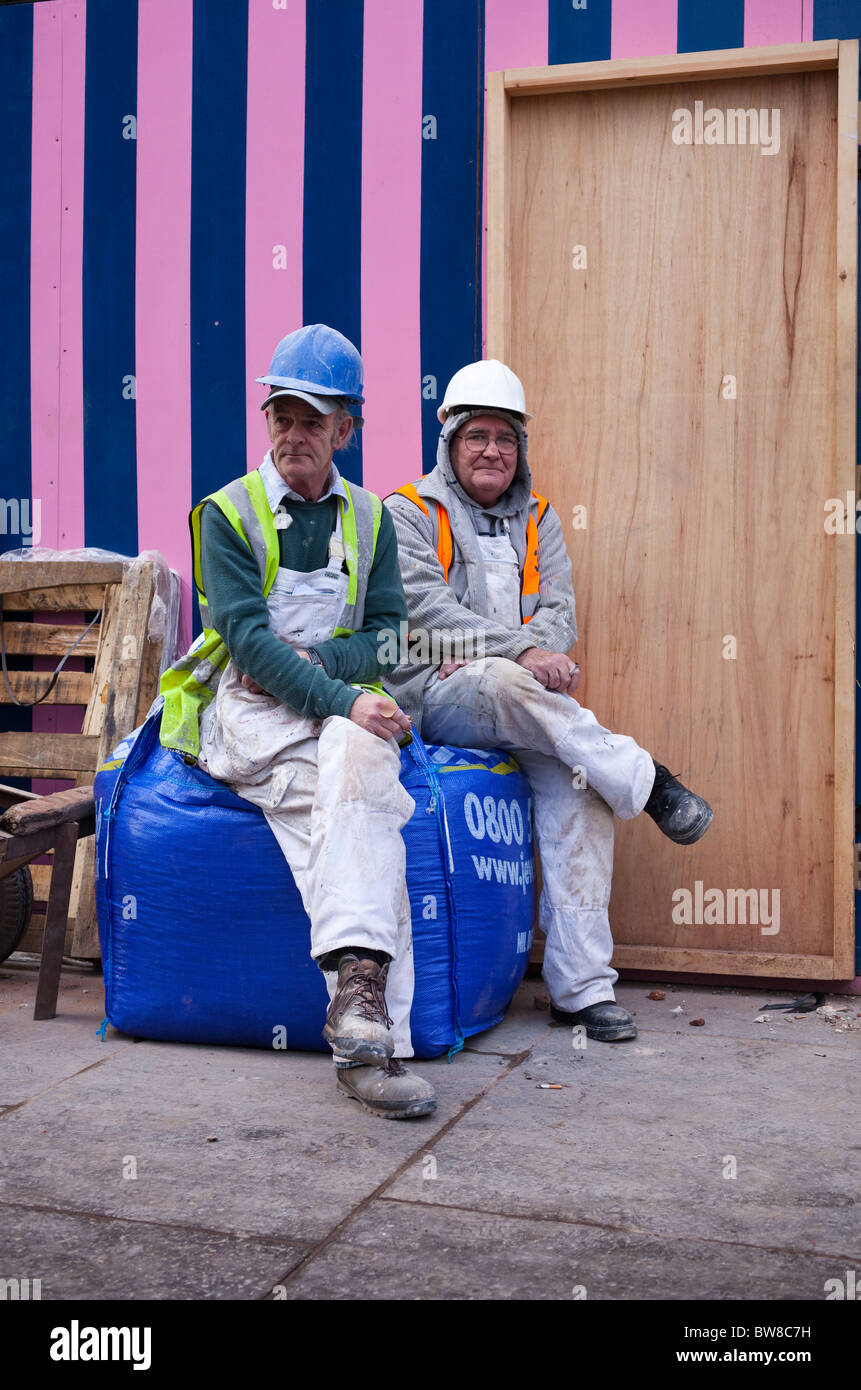Glasgow construction workers hi-res stock photography and images - Alamy