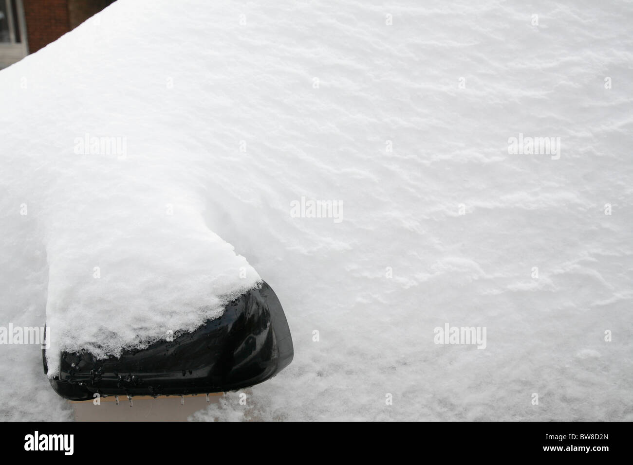 snow covered SUV car window in winter Stock Photo - Alamy