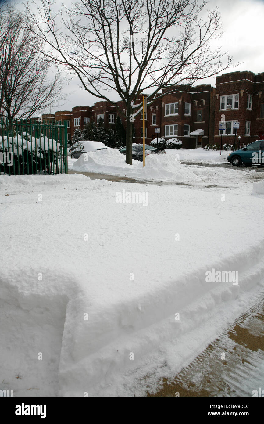 Snow covered houses front yard in street hi-res stock photography and ...