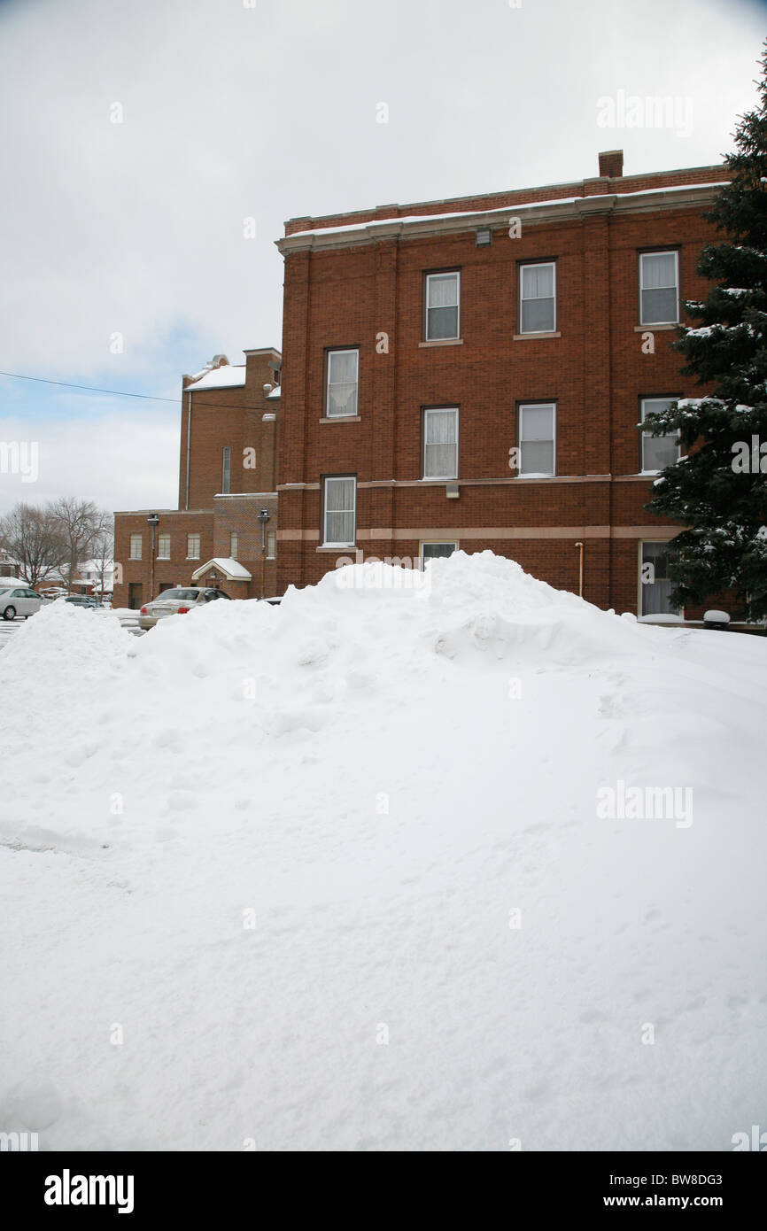 snow piles in a parking lot in winter Stock Photo - Alamy